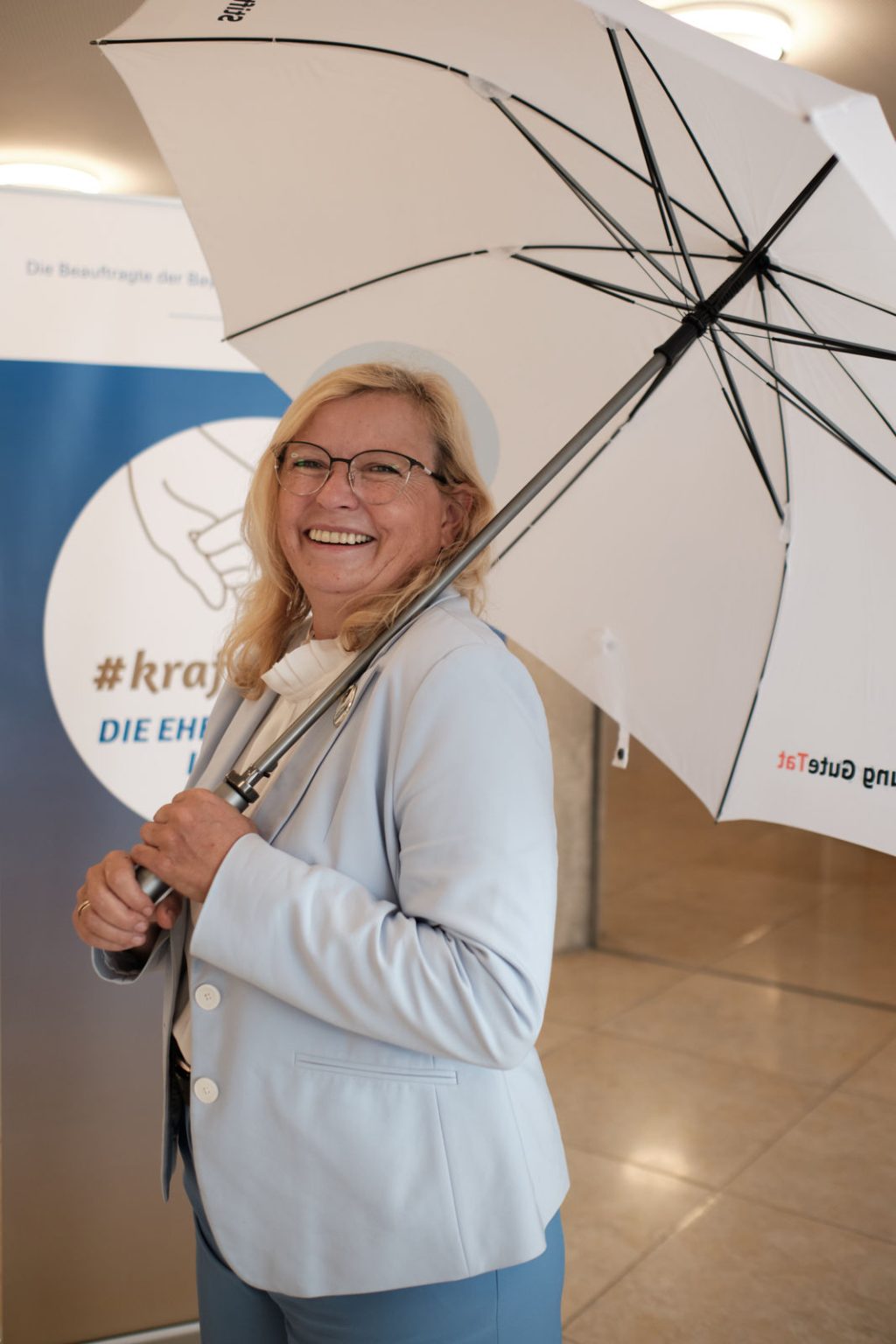 Unsere Schirmherrin Gabi Schmidt - Gute Tat